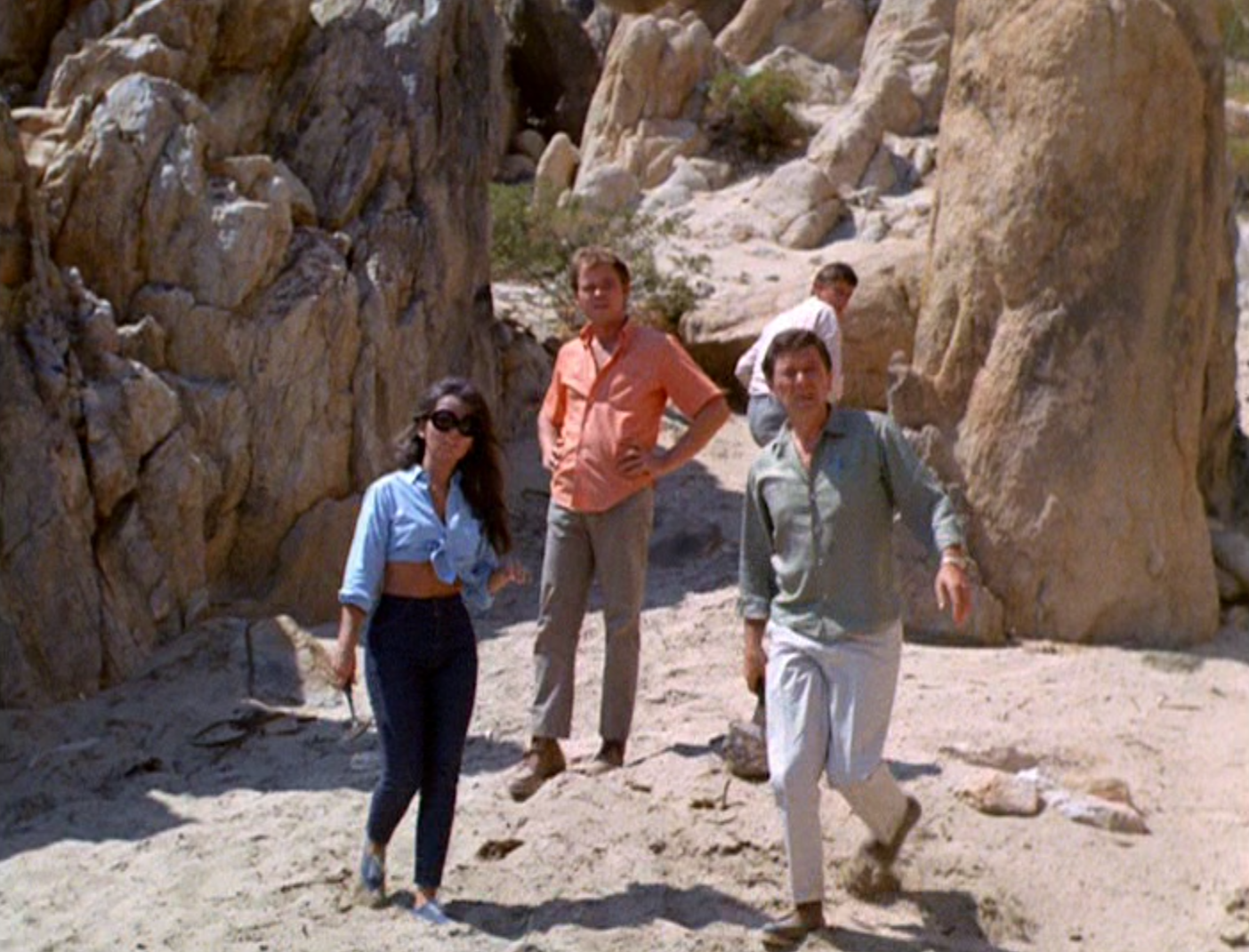 THE INVADERS: Episode 25: Dark Outpost - 10/24/67