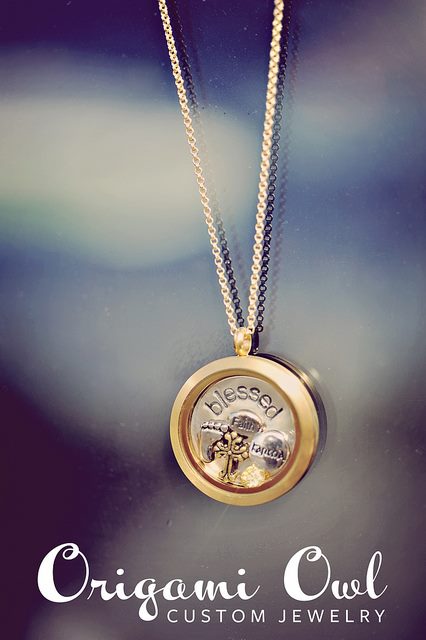 Design A Locket | Tell Your Story