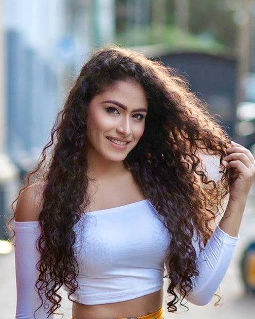 ලංකාවේ සරාගීතම නිලිය Sandani fernando 2019 - Choozen