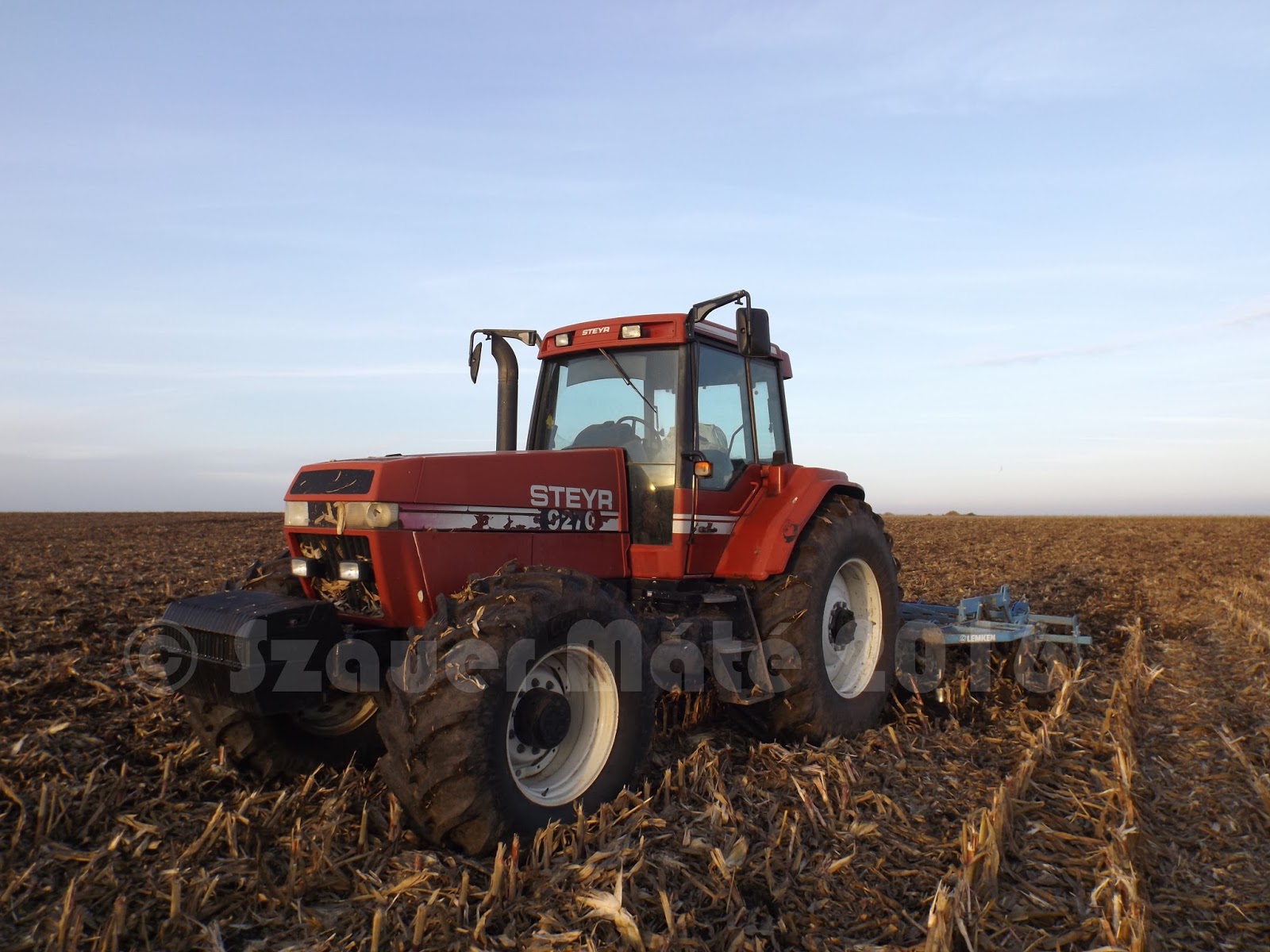 ..Mezőgépek..: Steyr 9270 & John Deere 7810 : Gruberozás és műtrágyaszórás