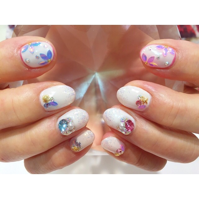 30+ Beautiful white Fall Nails Art Design for Career Women