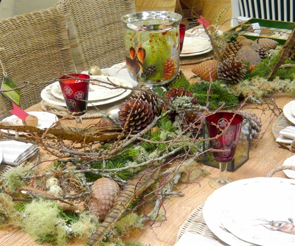 Lee Caroline - A World of Inspiration: A Rustic Christmas Tablescape