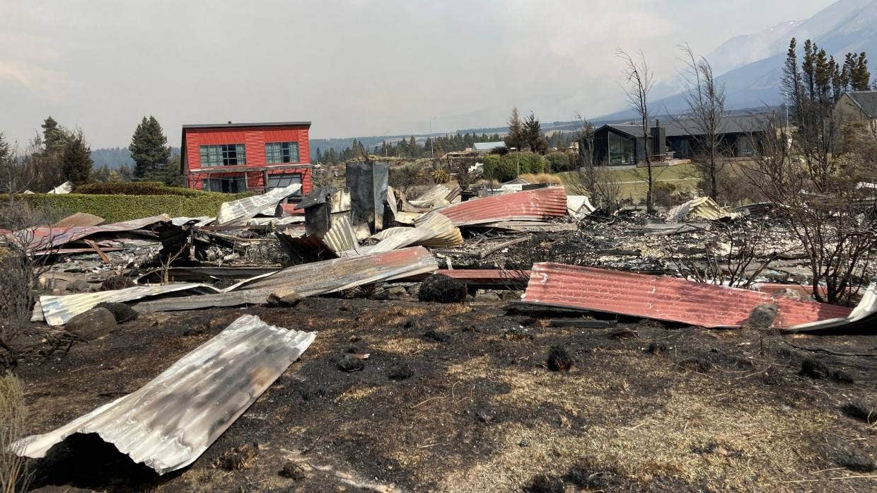 Seemorerocks: Major fire in NZ backcountry destroys village