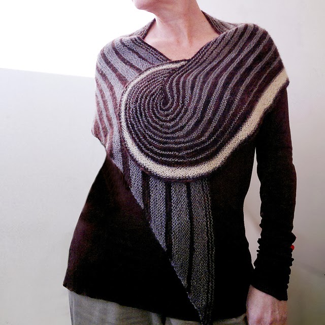 Knitting Geometry - pasOdoble Shawl by Atelier Alfa