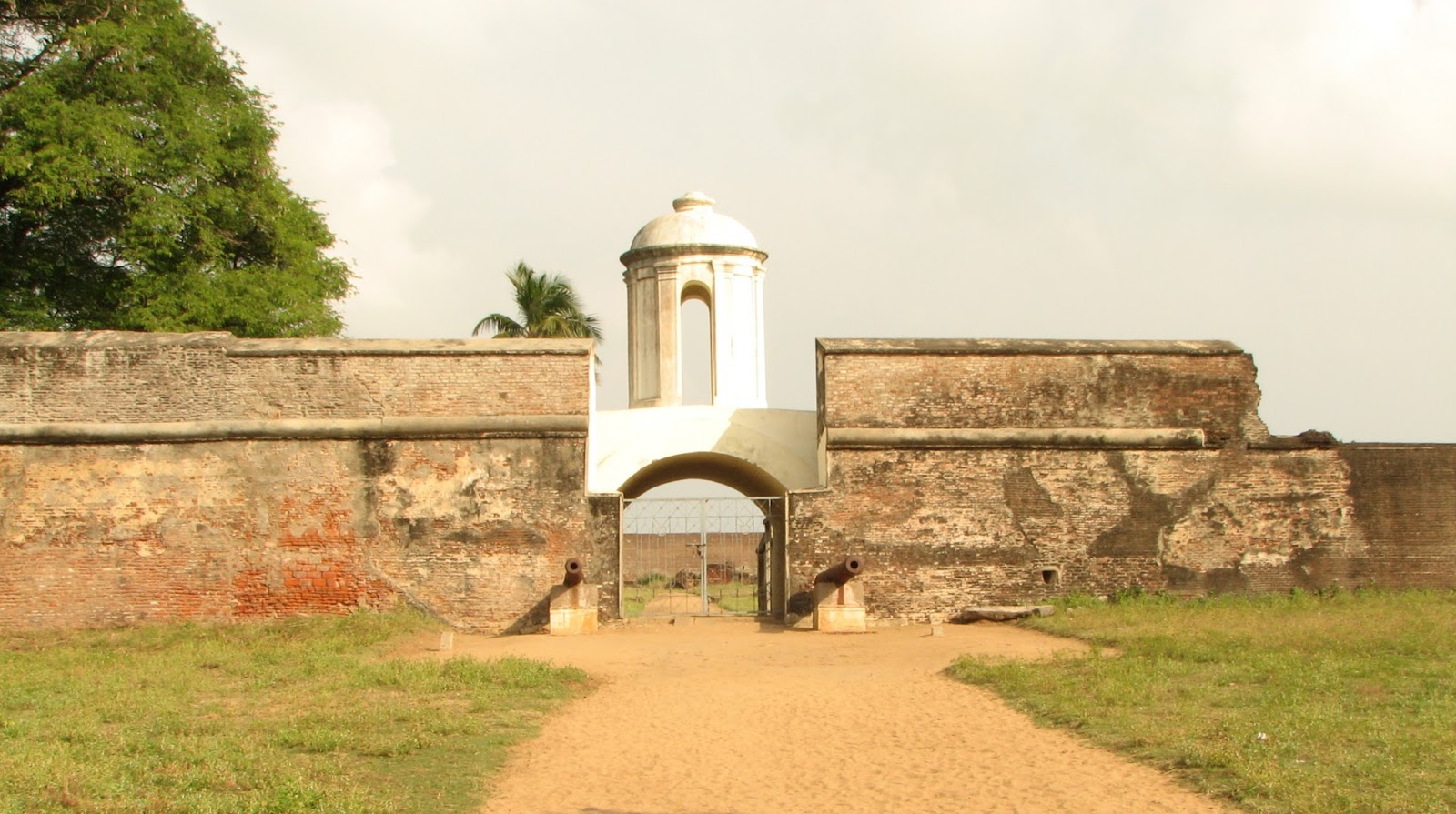 Tamilnadu Tourism: Sadras Fort, Sadurangapattinam, Kalpakkam, Kanchipuram