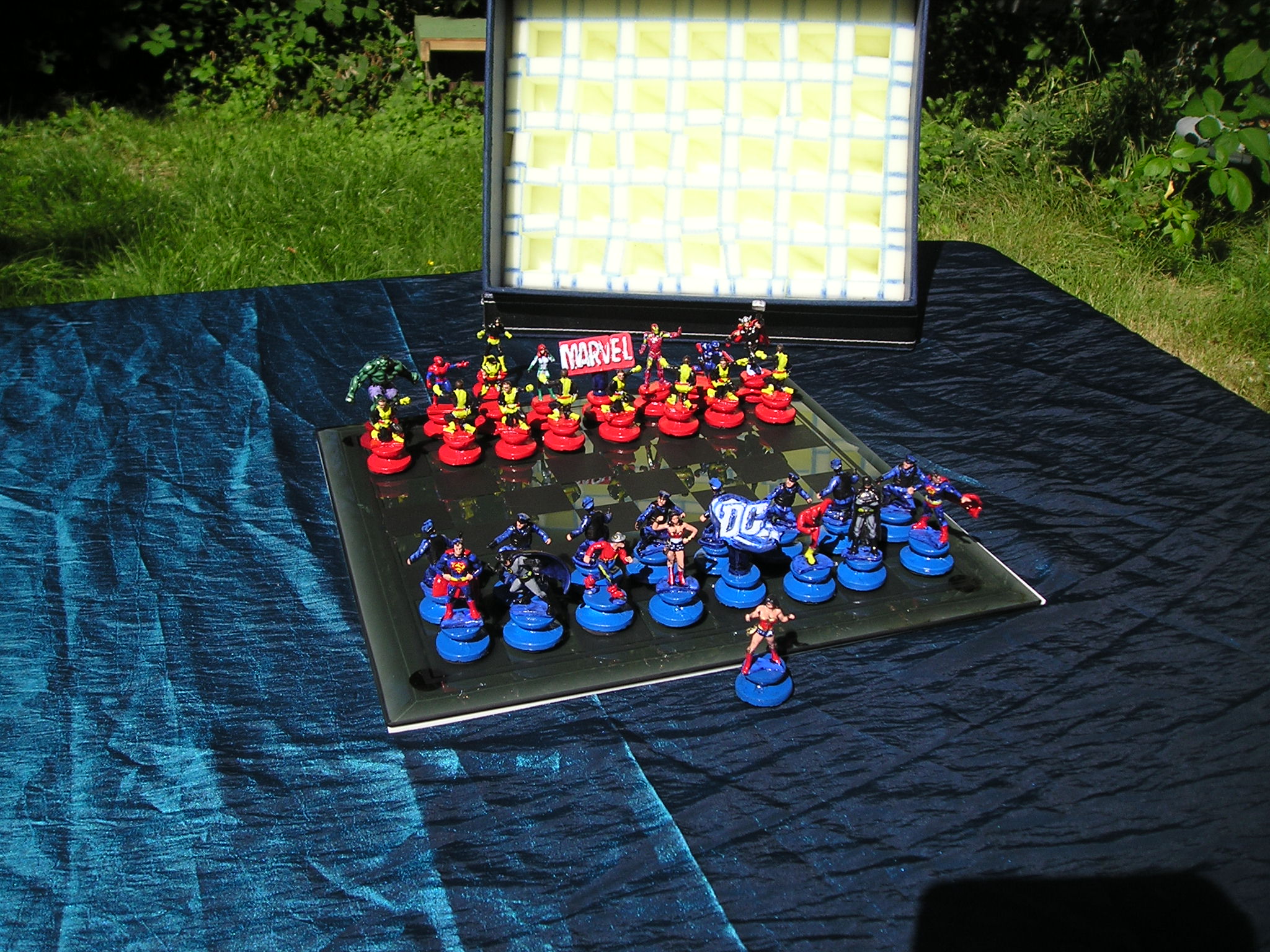 MurdocK's MarauderS: DC vs. MARVEL Superheroes Chess Set