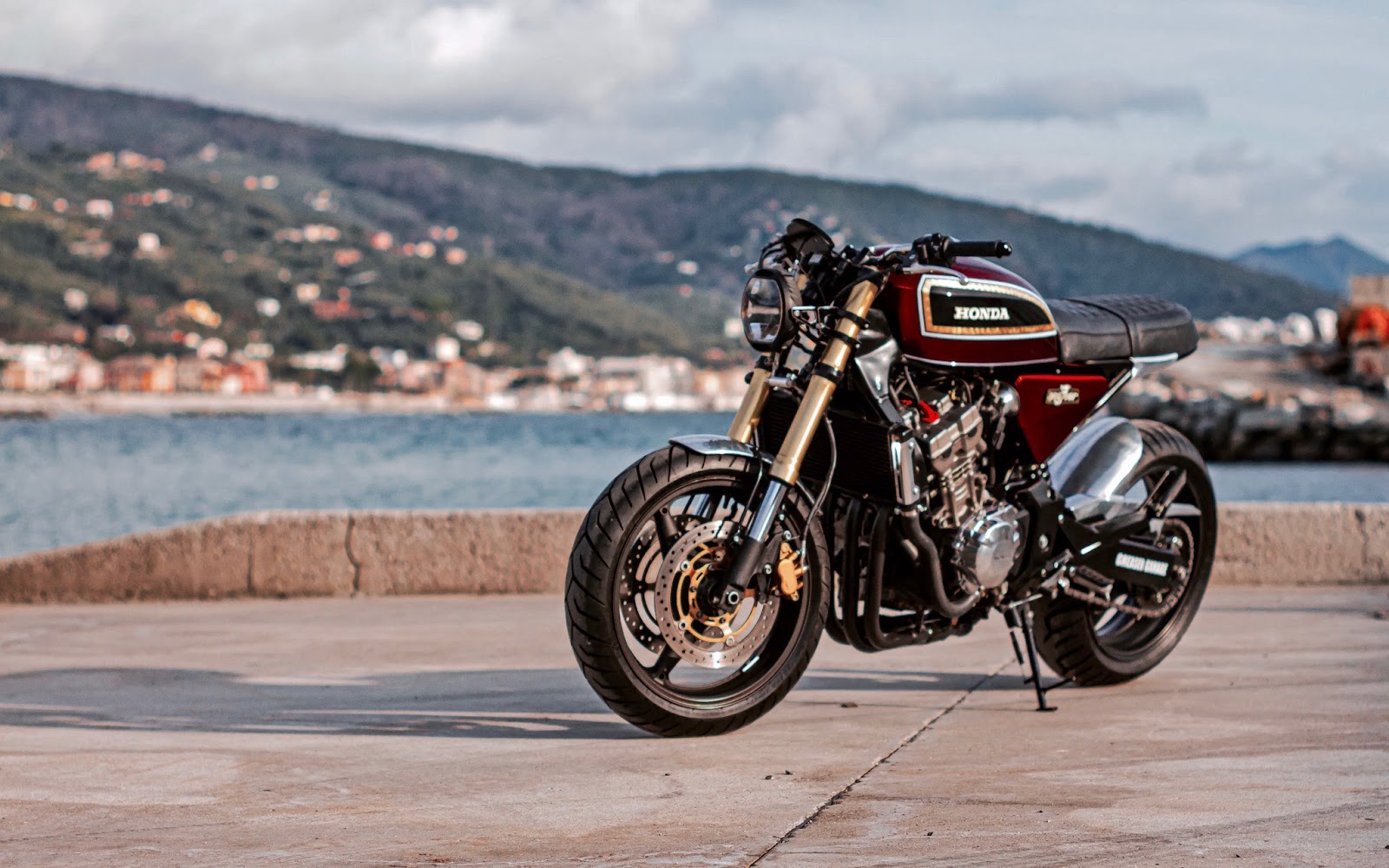 Greaser Hornet 900 - Inazuma café racer