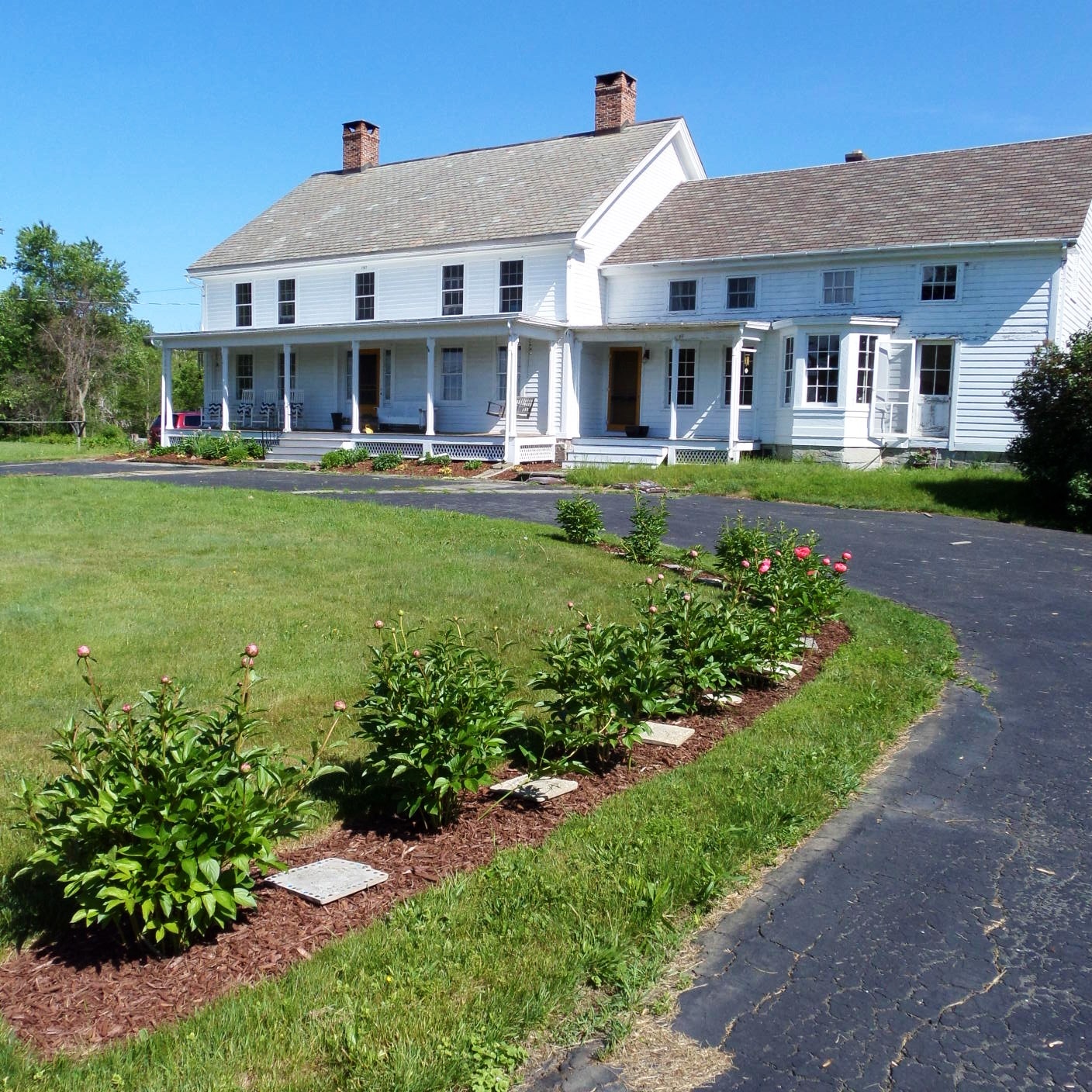 Old House in the Berkshires: The Oldest House in Hancock