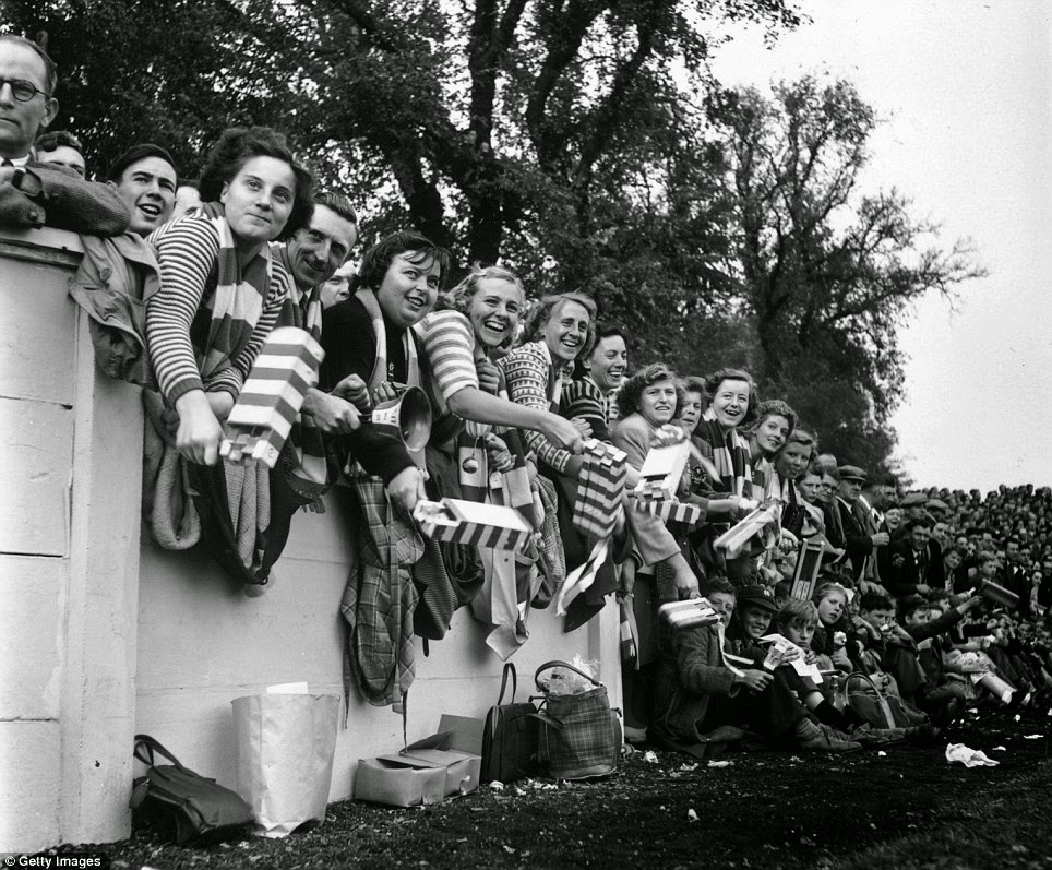 Fans Before Modern Football (Gallery) | FOOTY FAIR