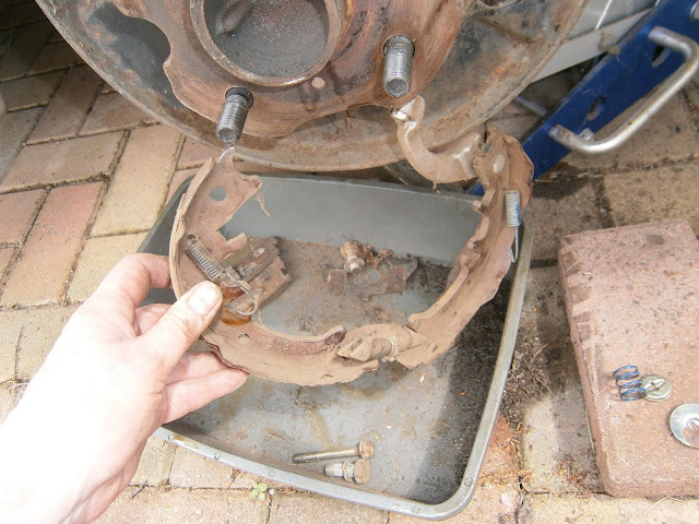 Lotus Excel Restoration: Handbrake/Parking brake strip and shoe replacement