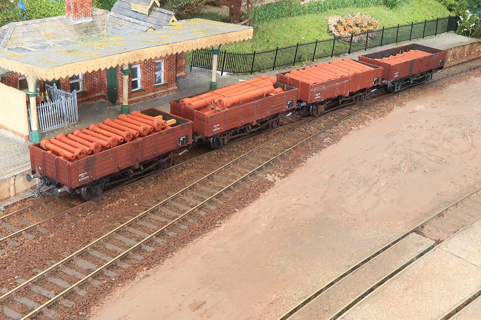 CParkstone's Railway modellers Blog: 12T pipe wagons