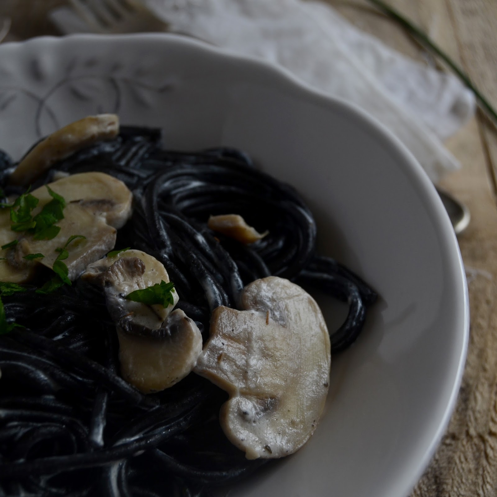 Contigo en la playa! : SPAGHETI NERO DI SEPIA CON SALSA DE SETAS