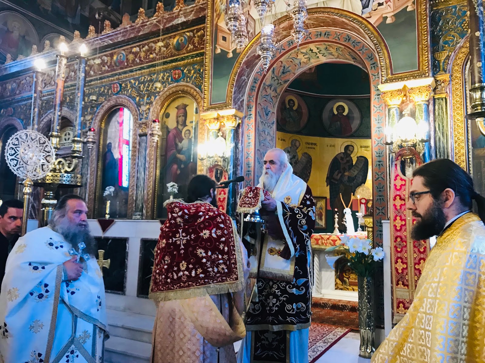 Ιερός Ναός Αγίας Τριάδος Πατρών: Ο Επίσκοπος Ωλένης στον Ι.Ν.Αγίας ...