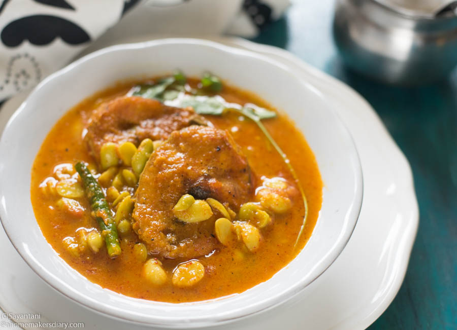 shim bichi die shol mach / Broad beans seeds and Channa striata curry ...