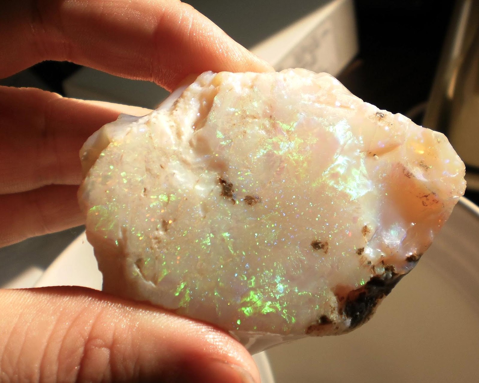 Giant Opal Deposit Discovery Along Highway