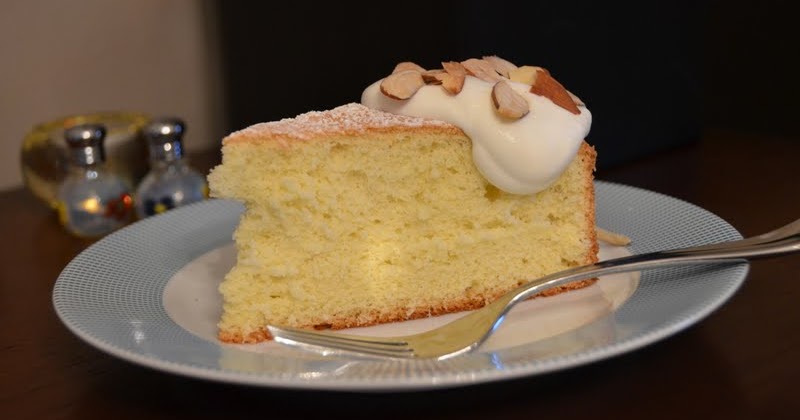 Playing with Flour: Almond sponge cake