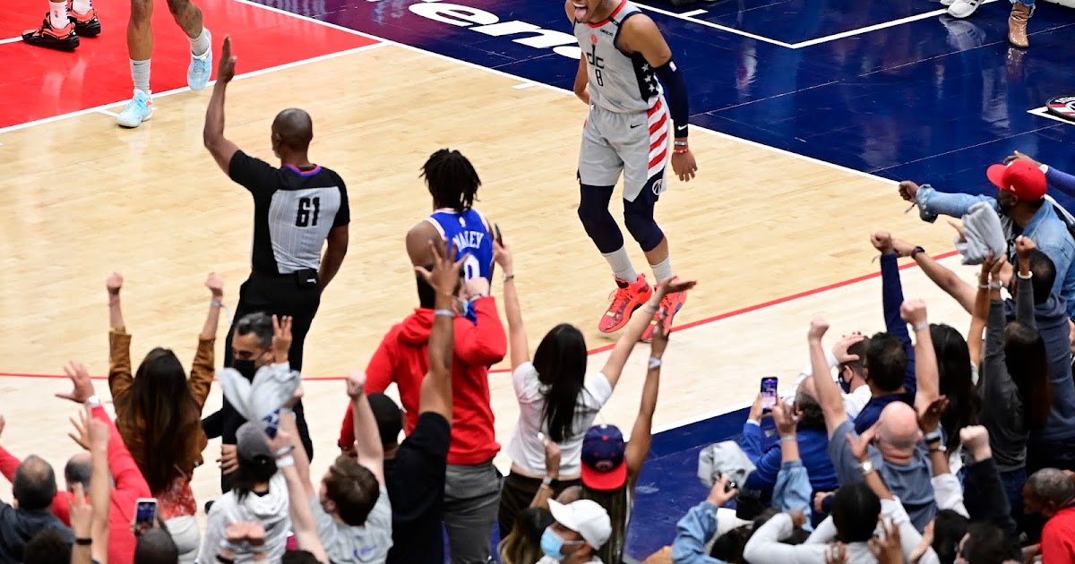 VIDEO: Fan tackled on court in Washington As Unruly Spectator Behavior ...