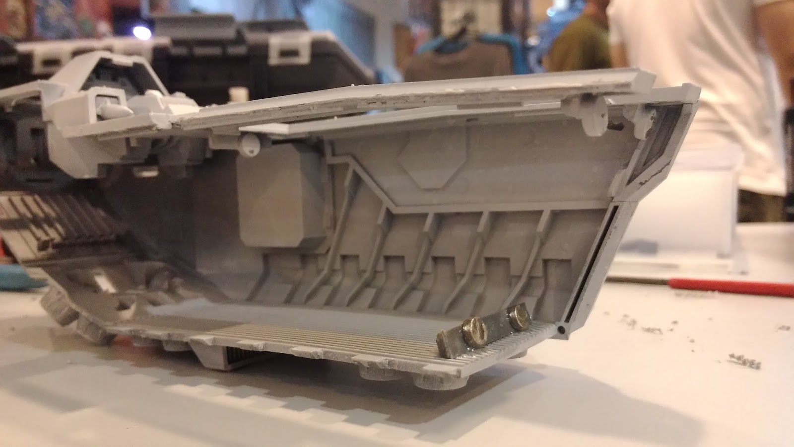 Die mold line, die!: WH40K Space Wolves - Stormfang/Stormwolf conversion