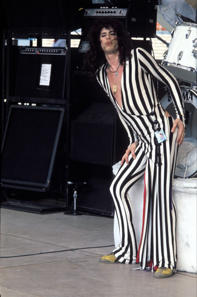 Amazing Photographs of Steven Tyler of Aerosmith on the Stage in the ...