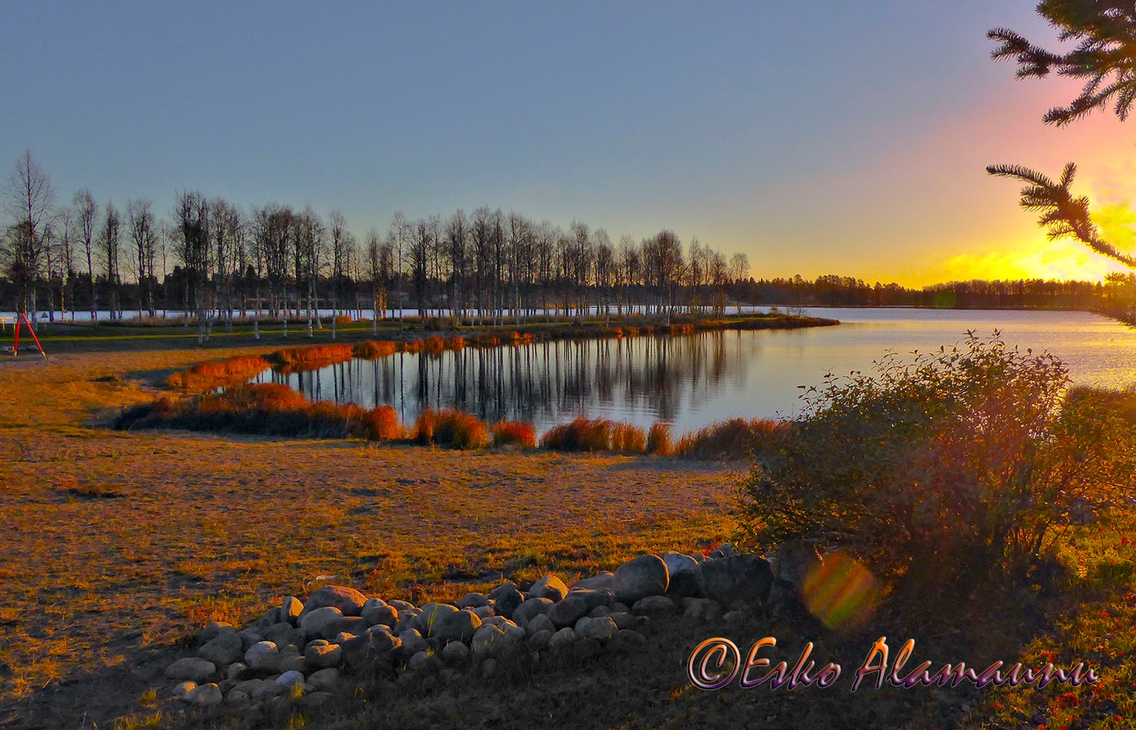Eko-Kuvia: Auringon-Nousu kylmään aamuun...