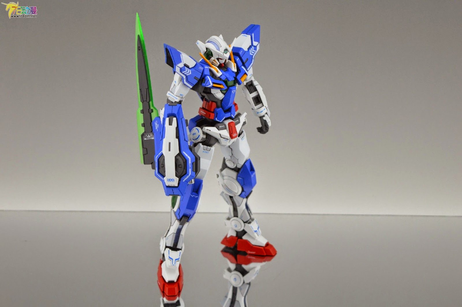 Gundam Family: MG 1/100 Exia Gundam R3