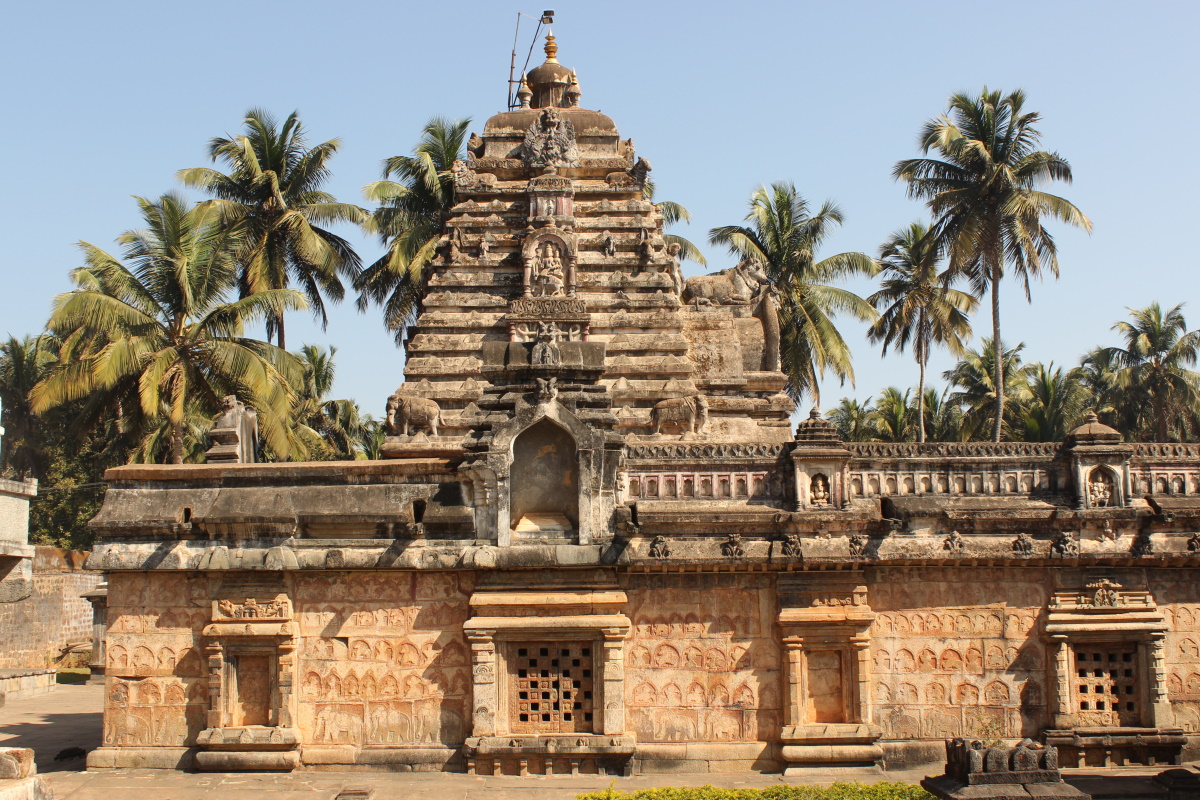 Journeys across Karnataka: Madhukeshwara Devastana, Banavasi - part 2