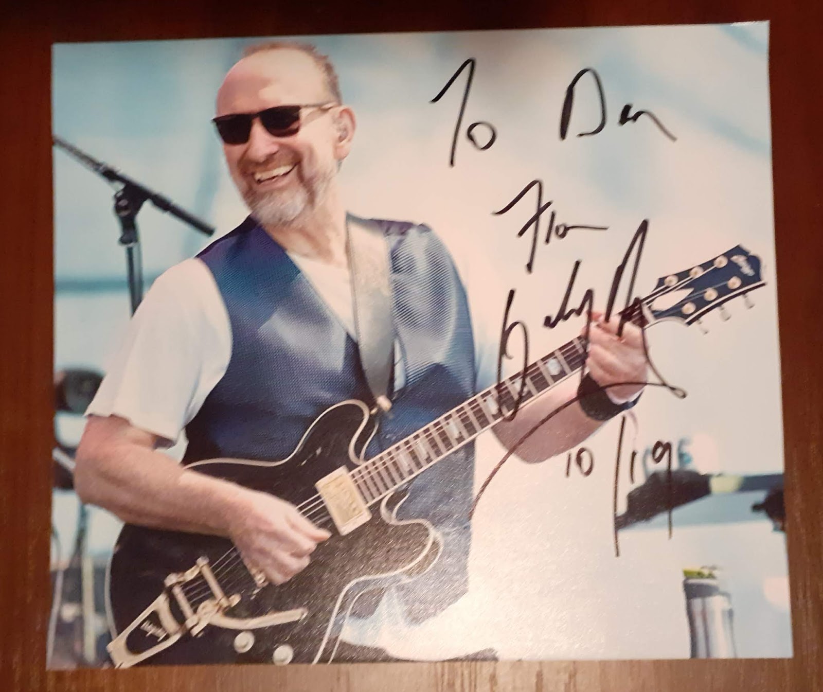 Autograph VIP: Colin Hay, a Scottish–Australian musician, singer ...