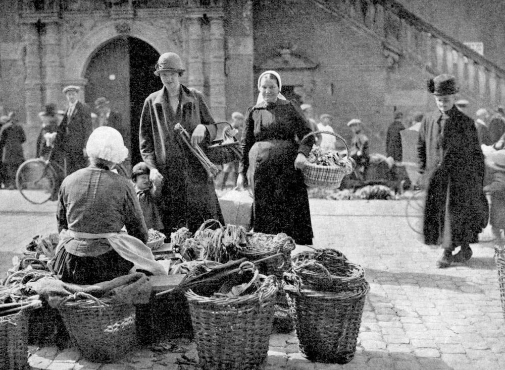 30 Rare Photographs Capture Daily Life in the Netherlands From Between ...