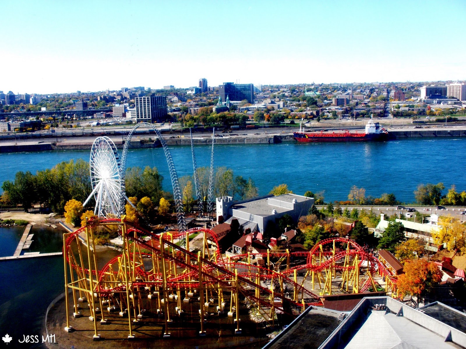 Une vie à saveur d'érable: Des manèges plein de frisson à La Ronde!