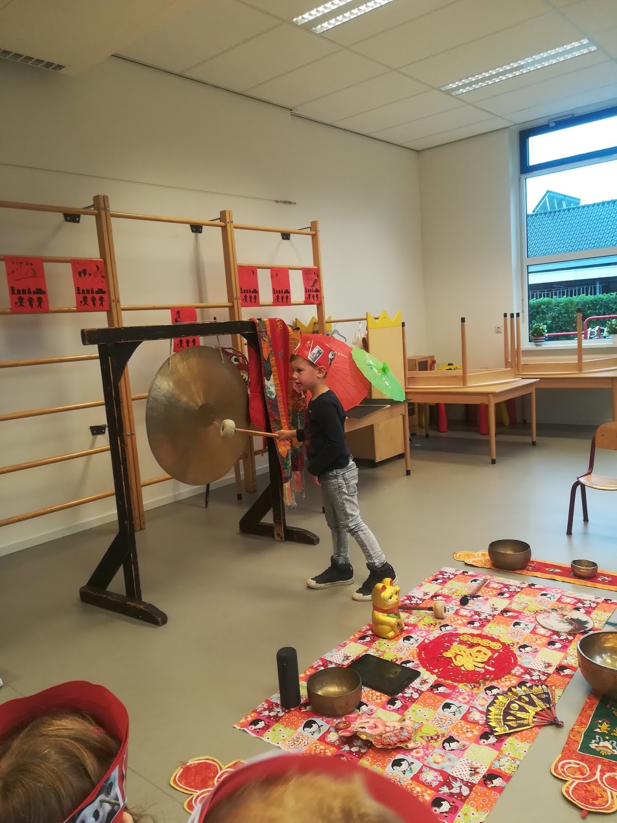 Groep 1 en 2 CBS Het Kompas in Vuren: Juf Anja 40 jaar op het Kompas Groep 1 en 2 CBS Het Kompas in Vuren: Juf Anja 40 jaar op het Kompas