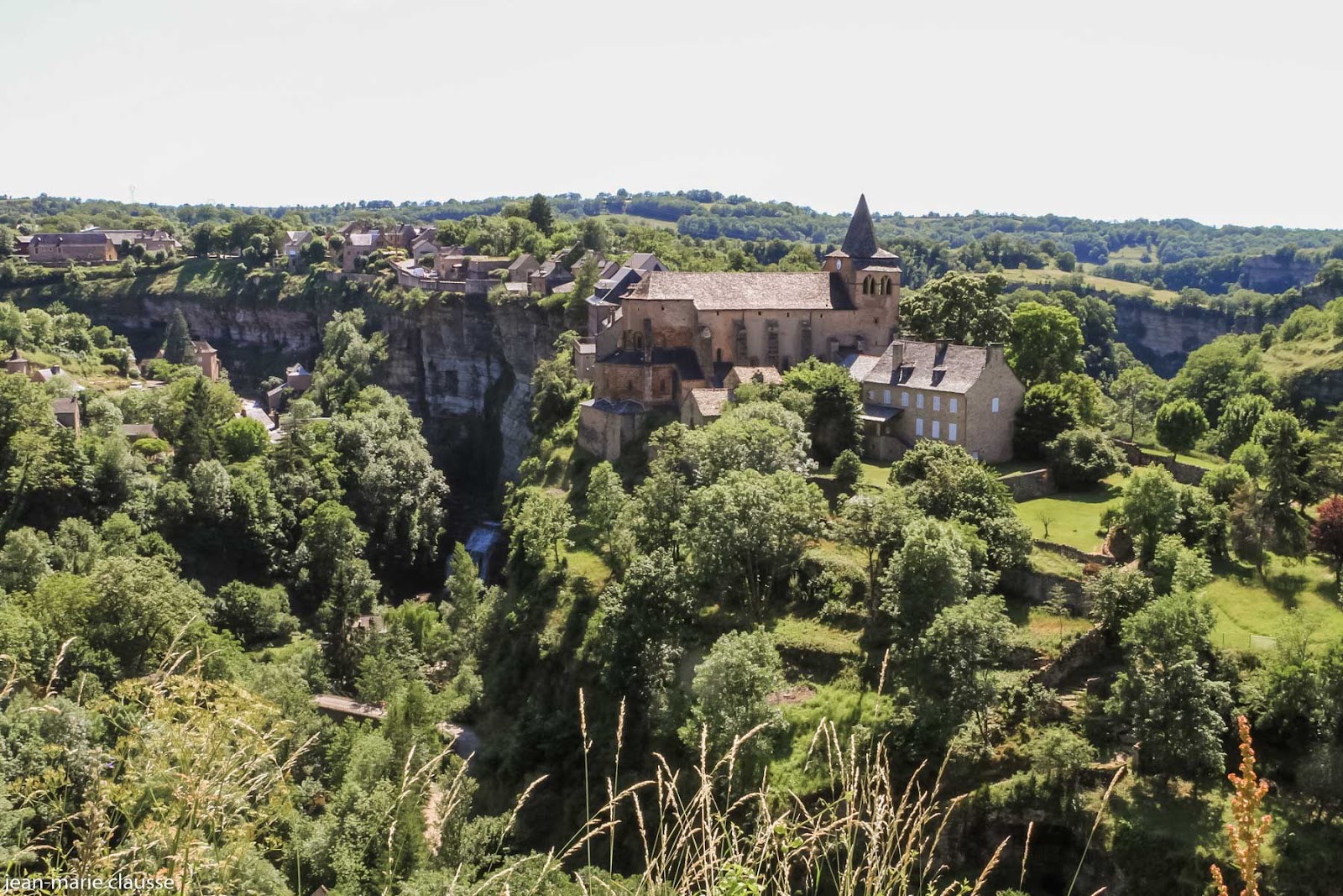 Découvrir la France en photos: 21 - BOZOULS. (Aveyron-12)
