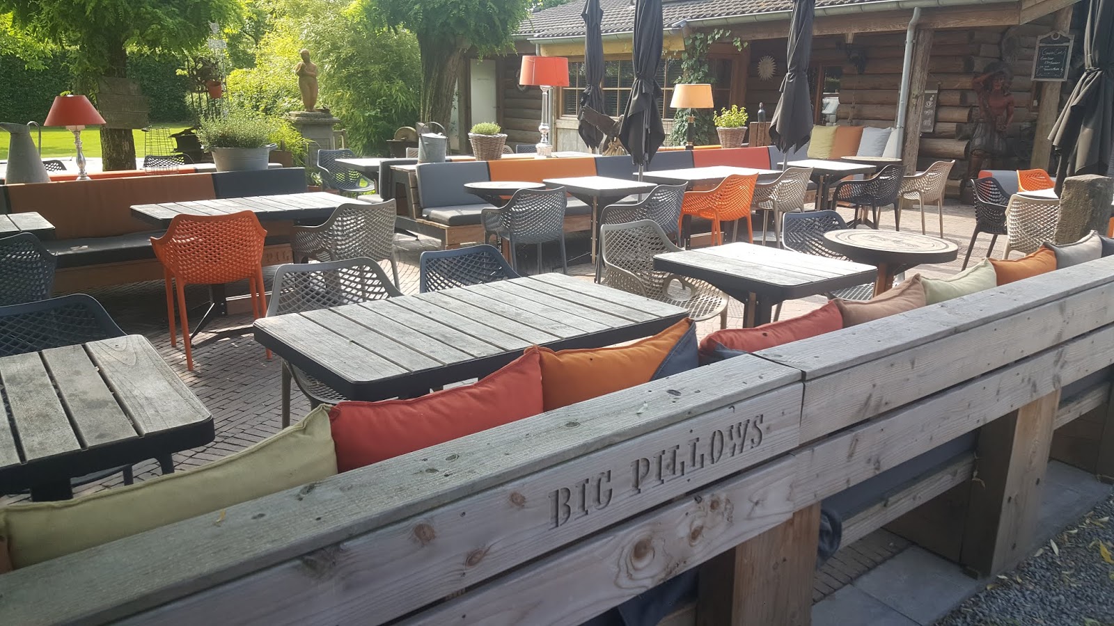 benchsite: An Alphabet of Dutch Benches