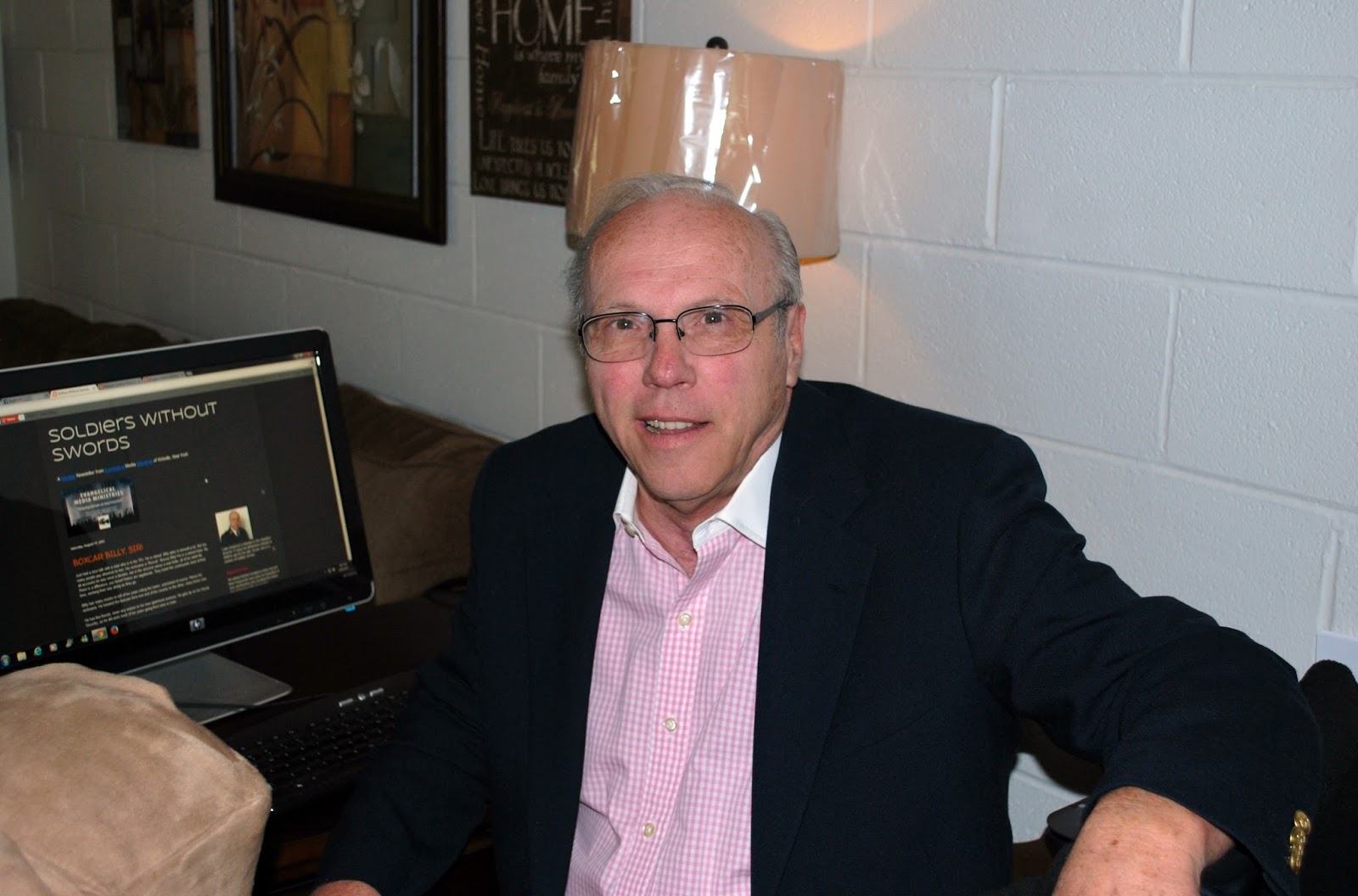 Soldiers Without Swords: How I Love to Write! by Gary Laws