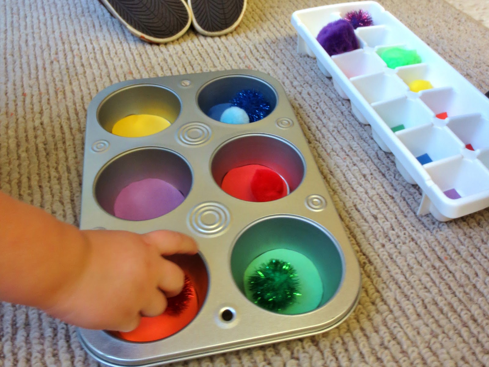 Princesses, Pies, & Preschool Pizzazz: Pom-Pom Color Fun for Toddlers