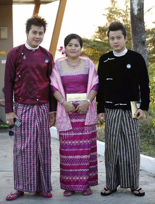 M y a n m a r H u n k s: Nay Toe @ Myanmar Academy Award for 2010