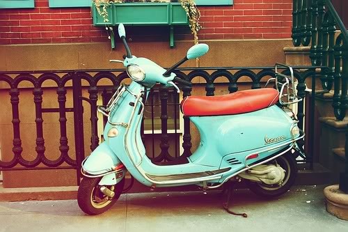Mind the gap your majesty: Turquoise Motorcycles!