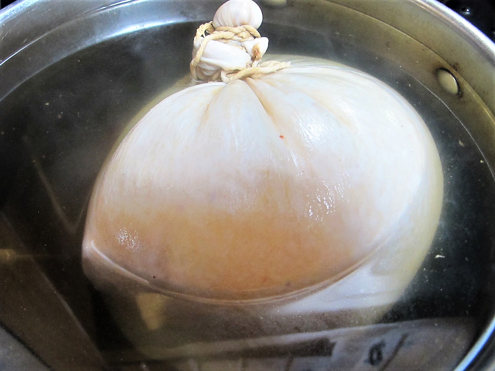 I CANNOT BELIEVE I DID THIS: CHICKEN COOKED IN A BLADDER WITH TRUFFLES