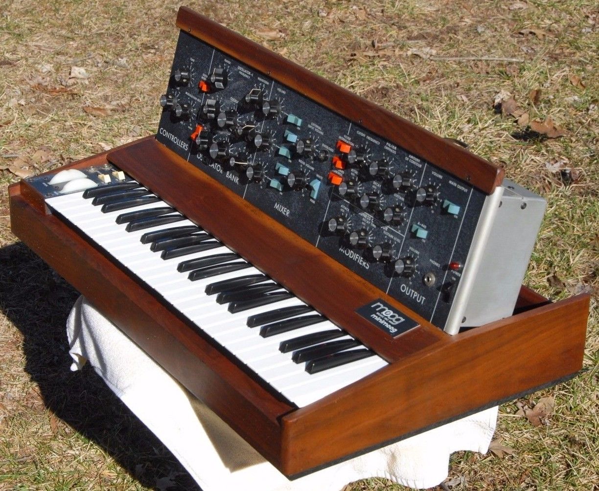 MATRIXSYNTH: Minimoog Model D Vintage Analog Synthesizer with old osc ...