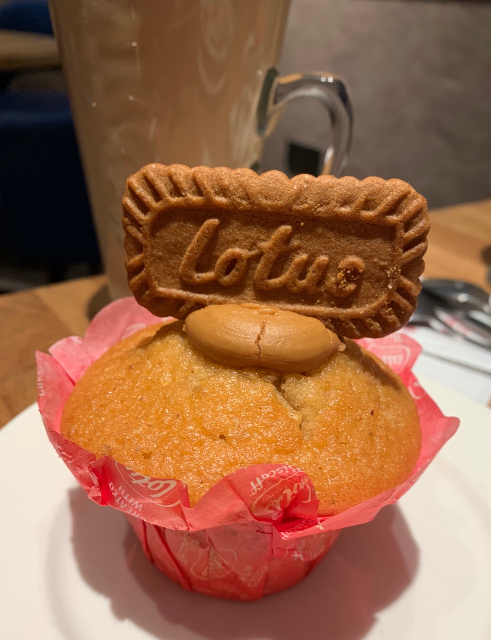 FOODSTUFF FINDS: Lotus Biscuit Muffin (Costa) By @Cinabar