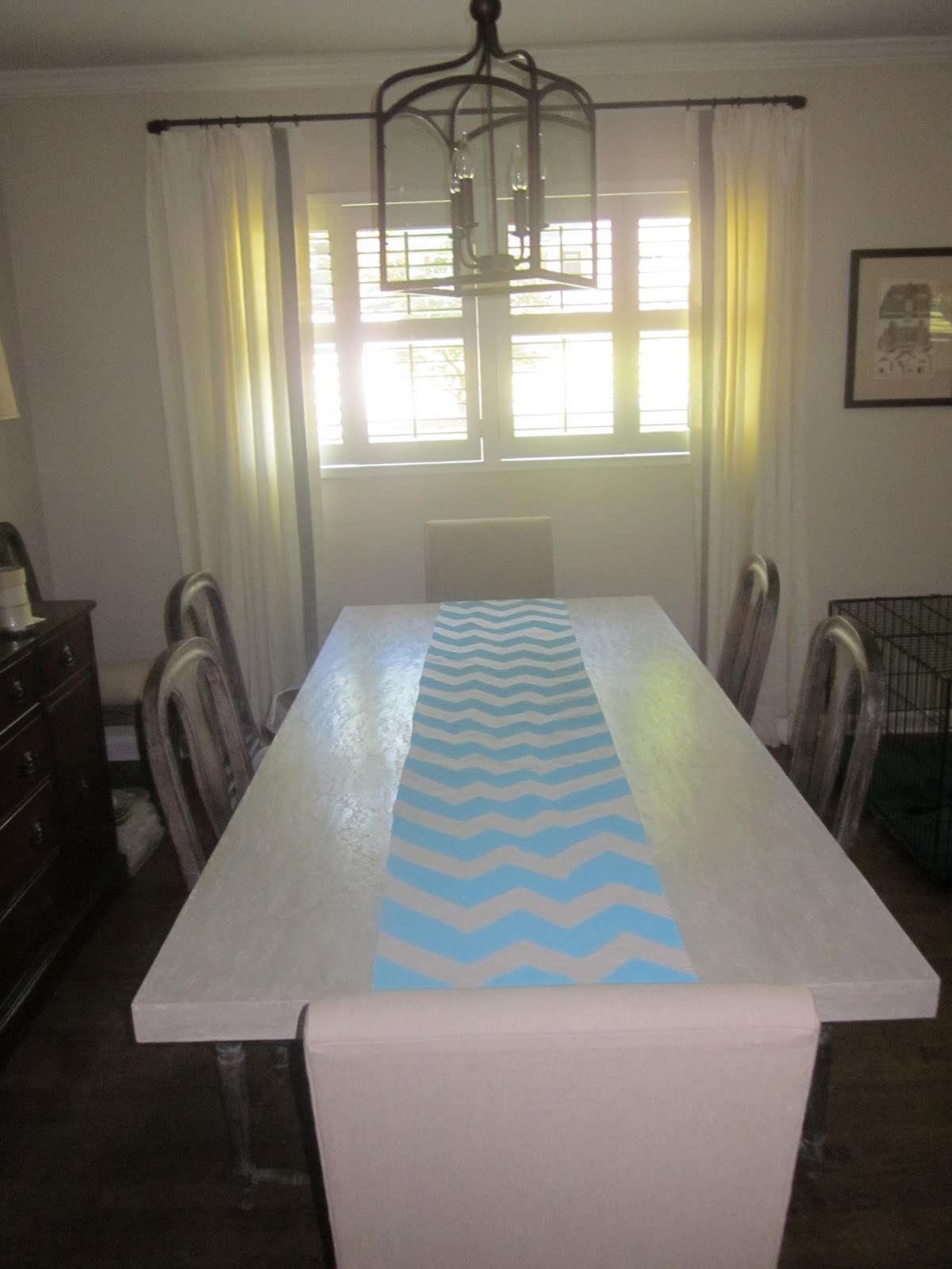 Loves to Know: DIY: Chevron Table Runner