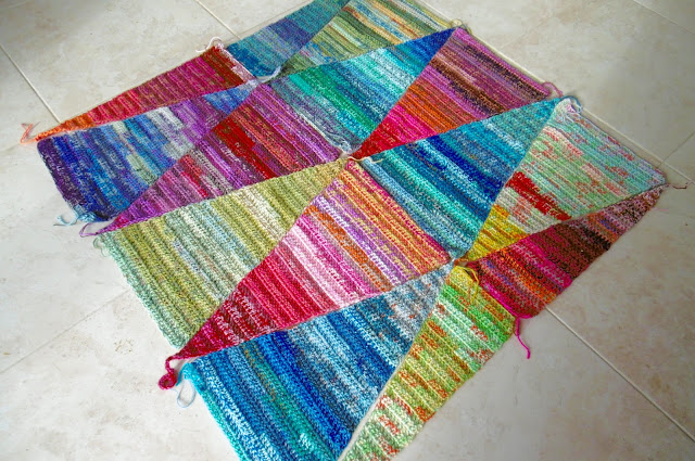 TRIANGLE BLANKET PATTERN...to use up all those left overs! | SUSAN ...