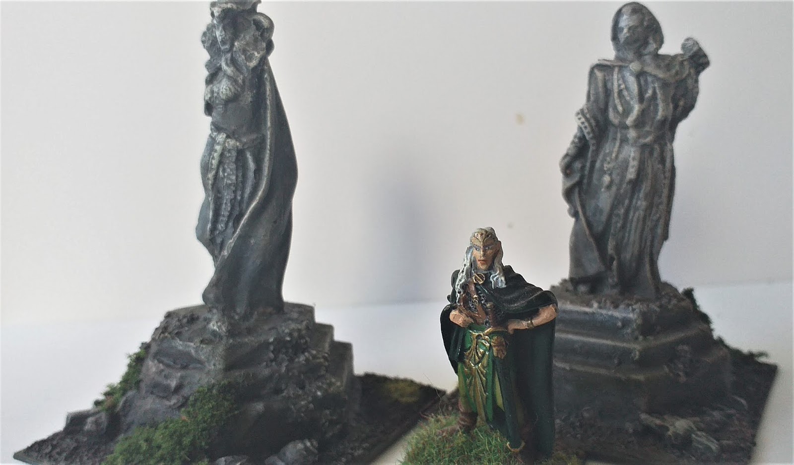 BMC Miniatures: Golgotha's Fantasy - Elven Statues