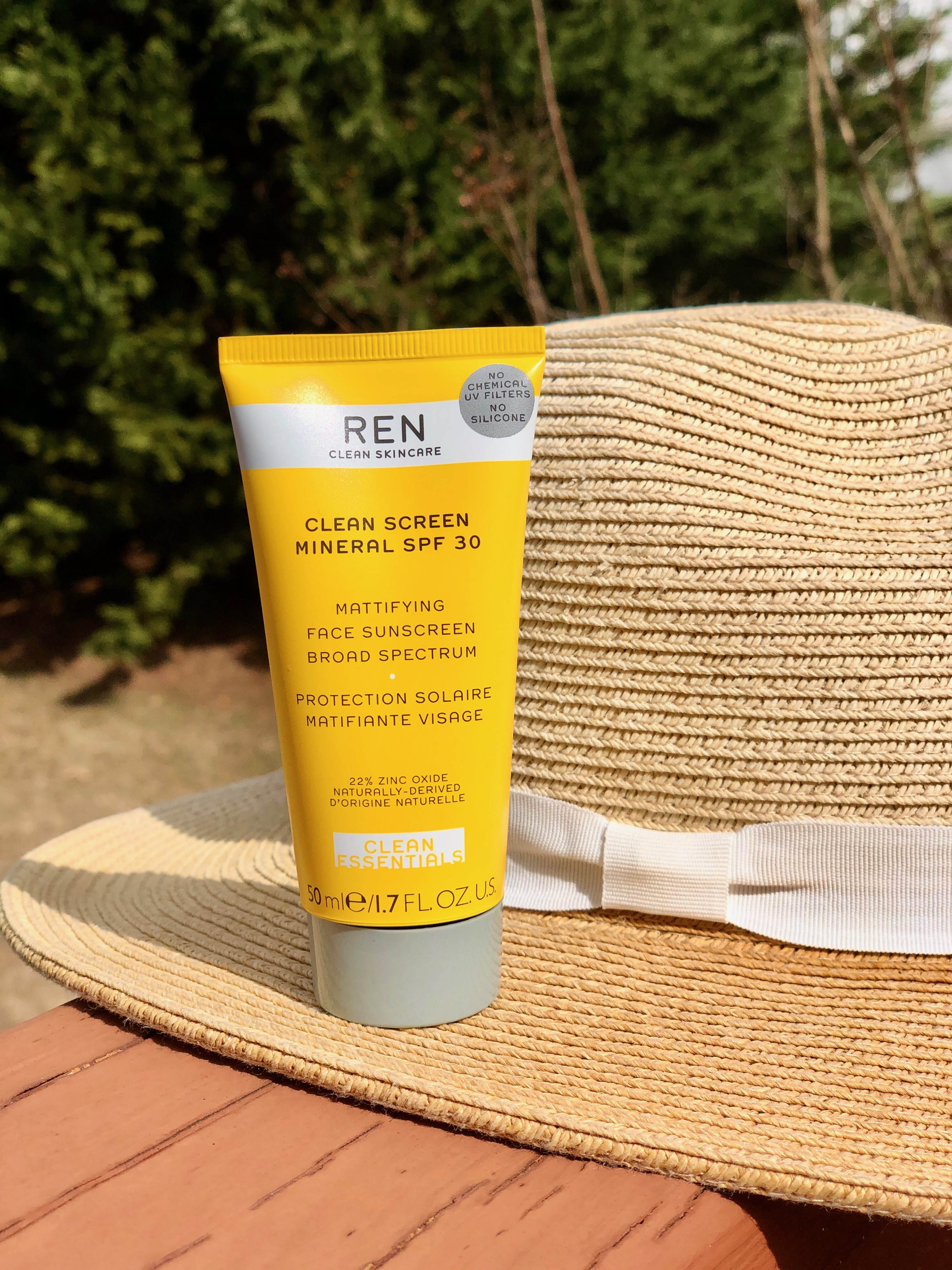 Clean Sunscreen for you and the planet! 🌱🌎