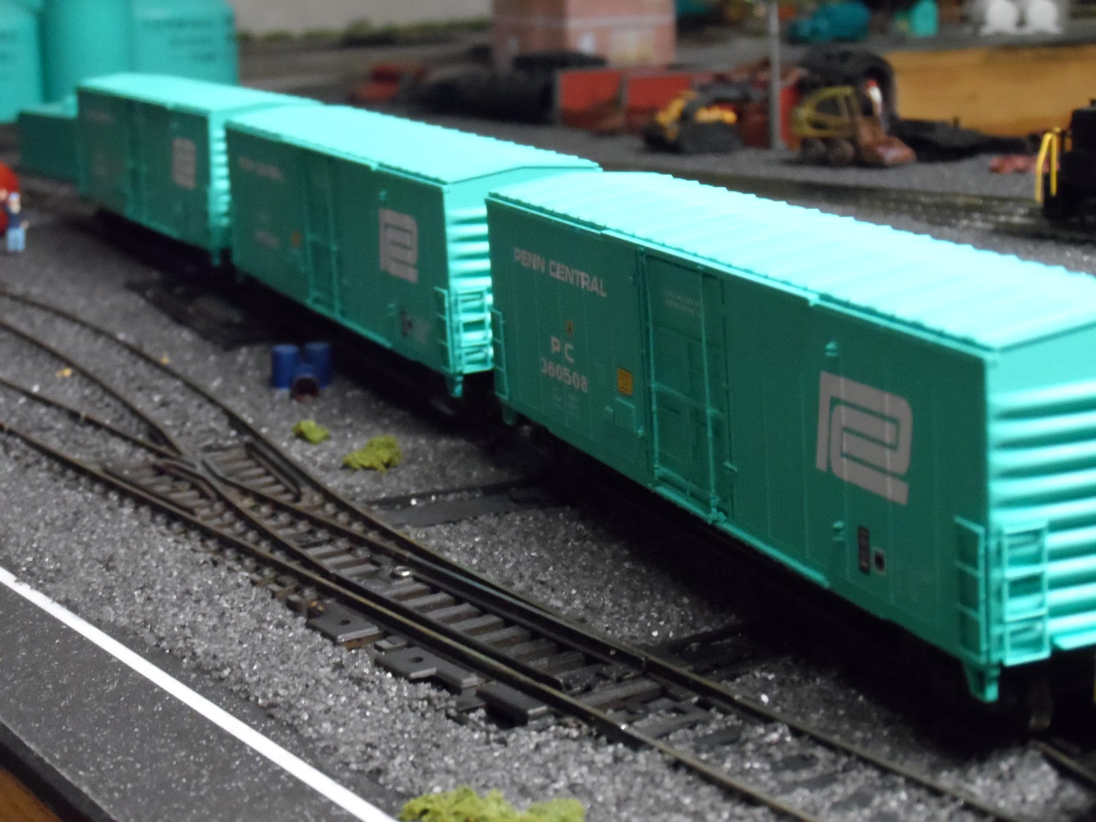 New York Central Train Layout: Another Joint APRR / NYCTL Paint Project