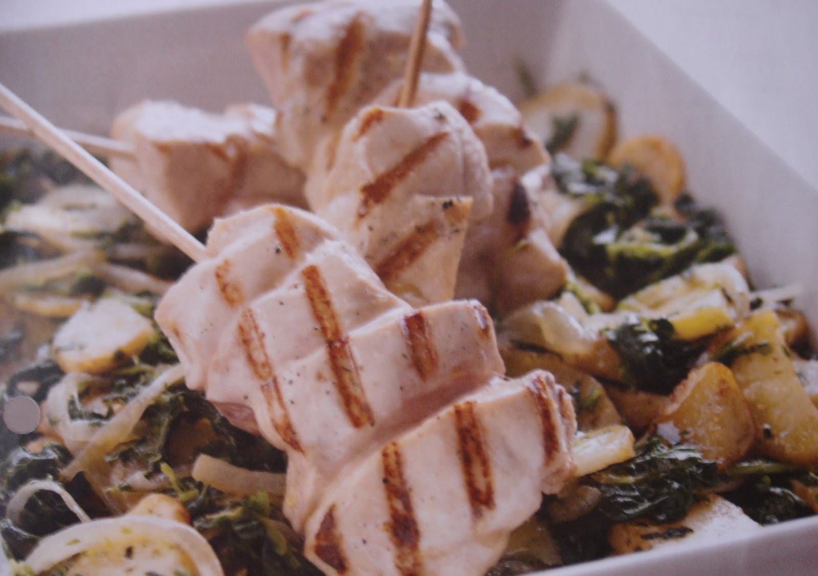 Receitas Deliciosamente Simples: Espetada de Frango com Timbale de ...