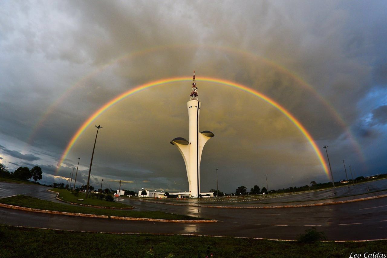 Botas Salto Agulha: Torre Digital - Brasília / DF