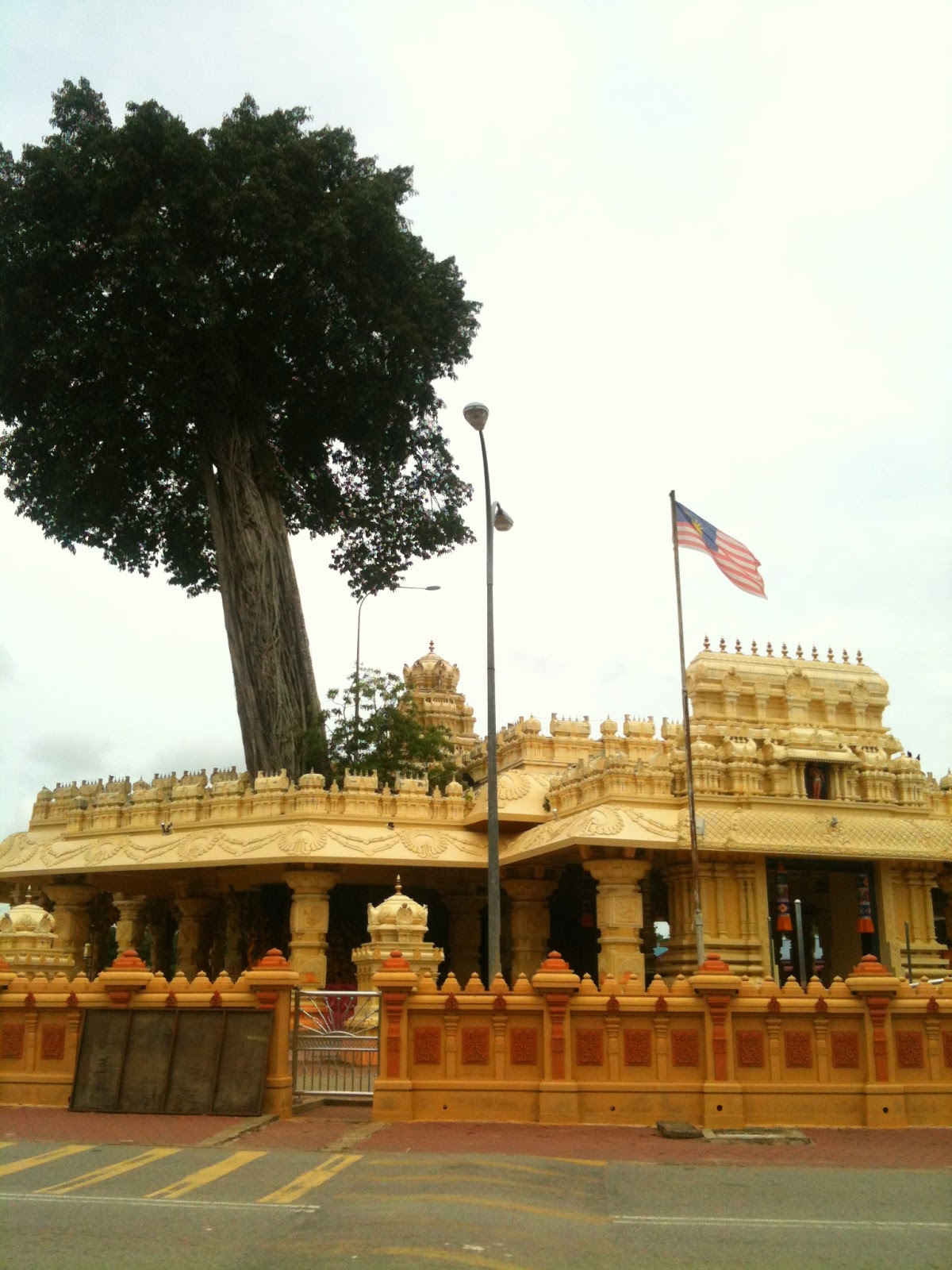 There's more to life: Sri Maran Marathandavar Temple, Maran