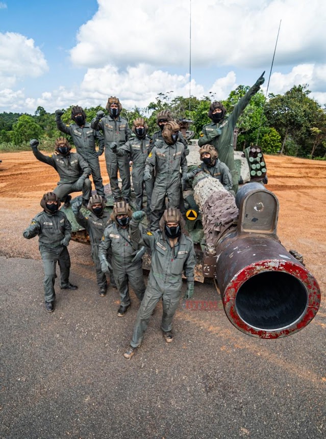 The Dead District: PT-91M Pendekar MBTs of the Malaysia Army at firing ...