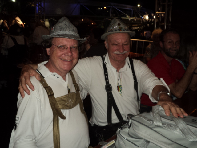 C. C. 25 de Julho de Blumenau: Segunda apresentação do Coro Masculino ...