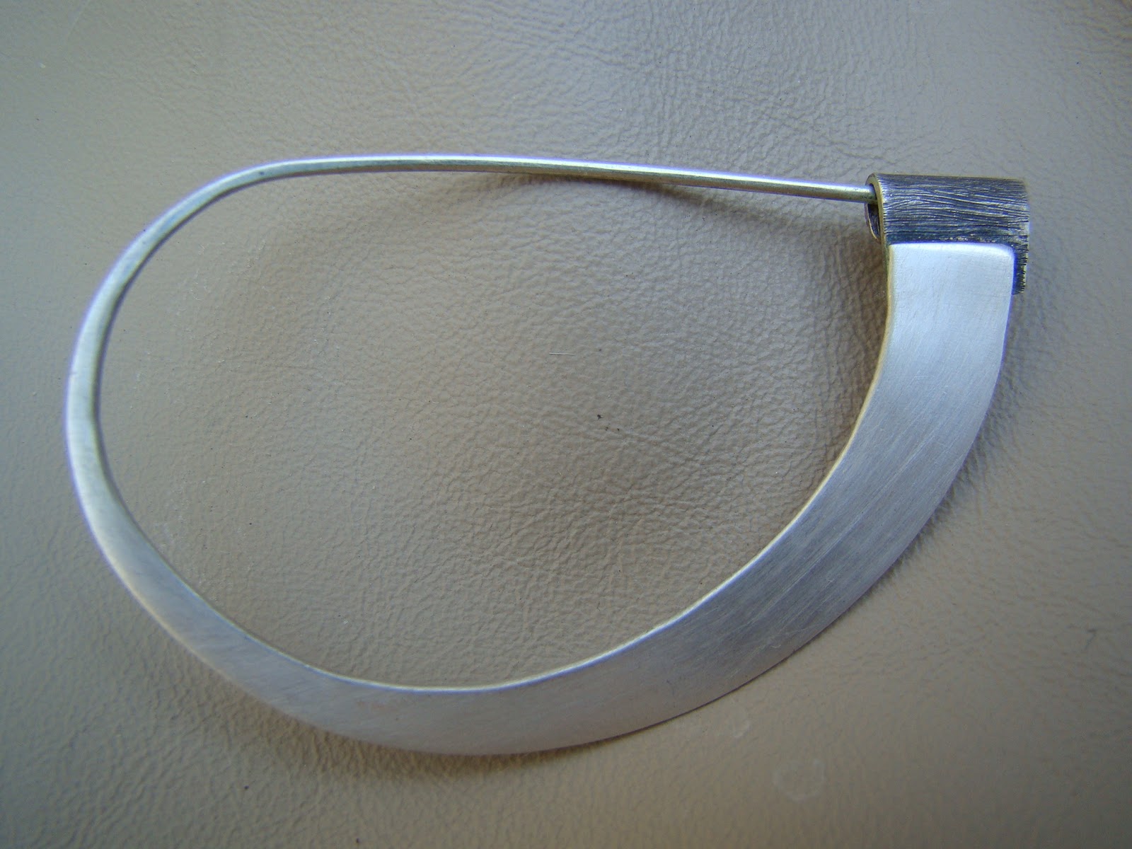Musings of a Metalsmith: FIBULAE